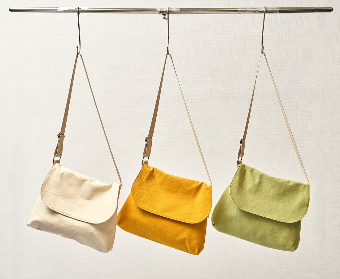 ショルダーバック 販売者：UTOPIA